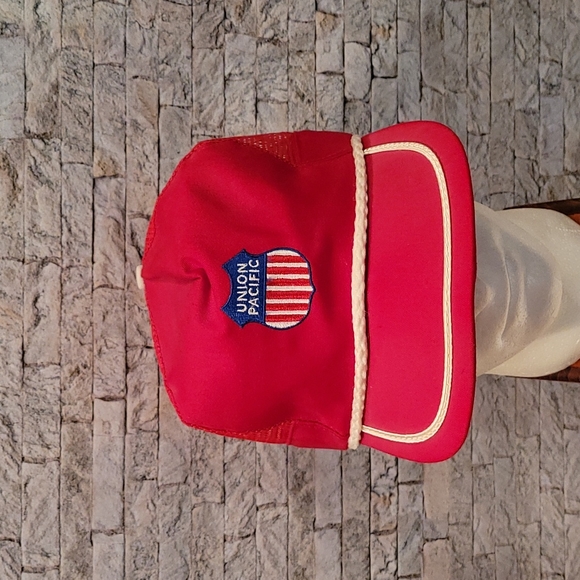 Source Unknown | Accessories | Vintage Red Union Pacific Mesh Snapback ...